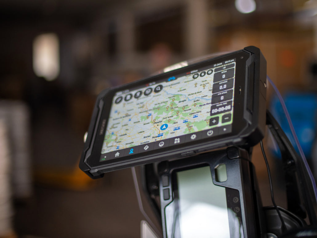 La tableta para motocicleta Tripltek 9 Pro y el Driver Mode Dashboard
